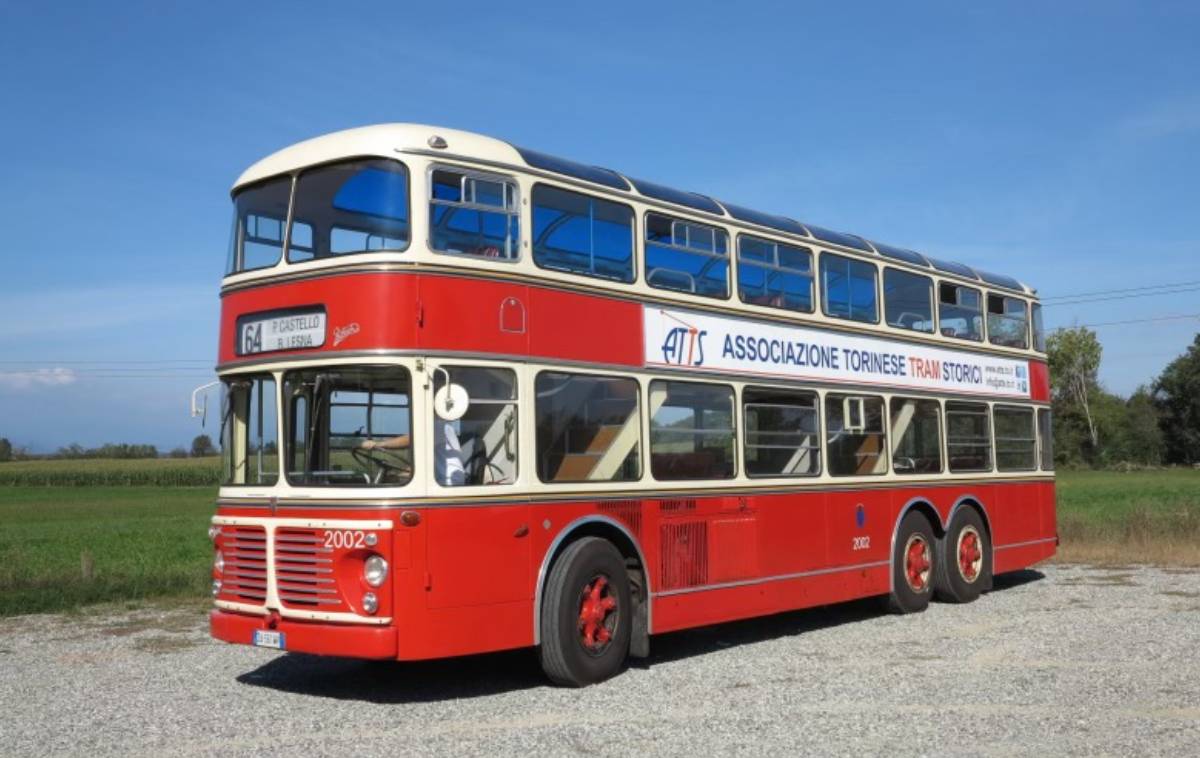 Domenica torna in funzione lo storico bus a due piani a Torino (2 ...