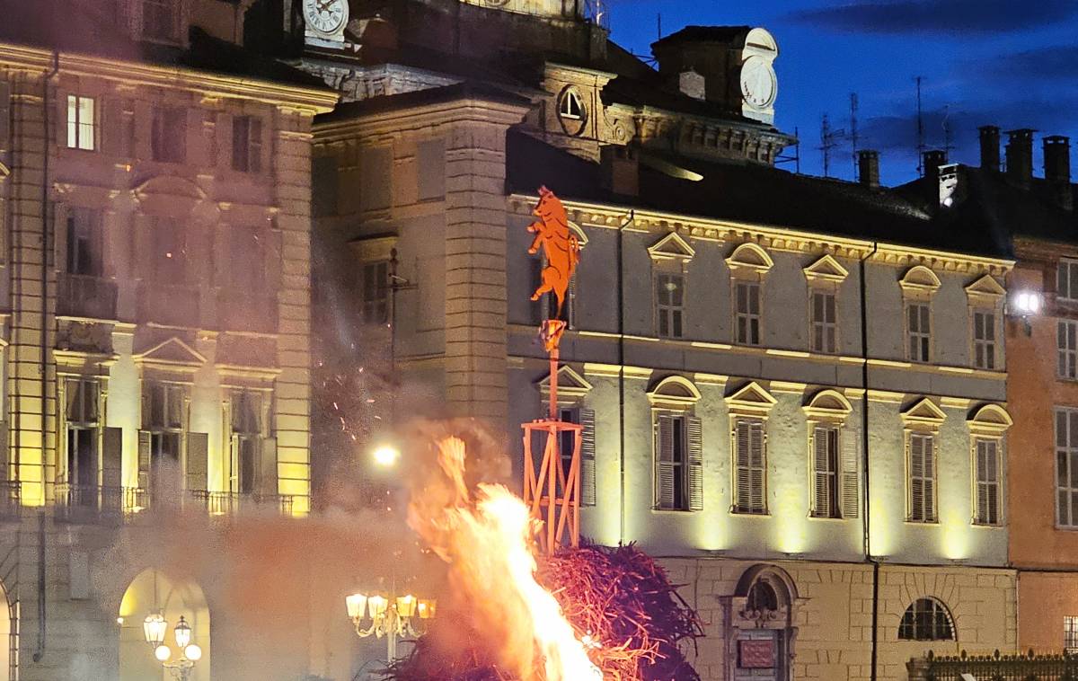 Il Farò di San Giovanni si accende questa sera a Torino: orari e ...